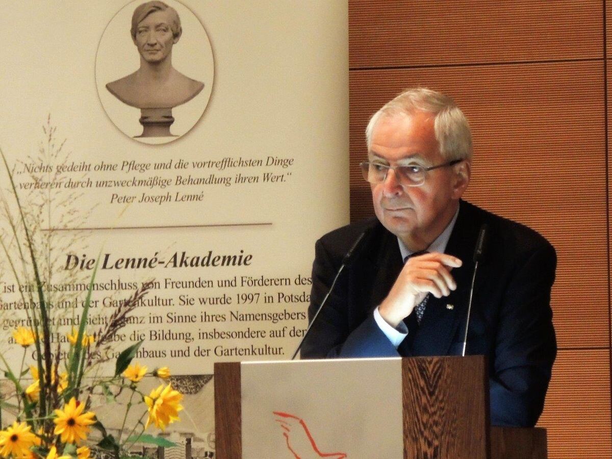 Peter-Joseph-Lenné-Medaille an Bundesminister a.D. Prof. Dr. Töpfer ...